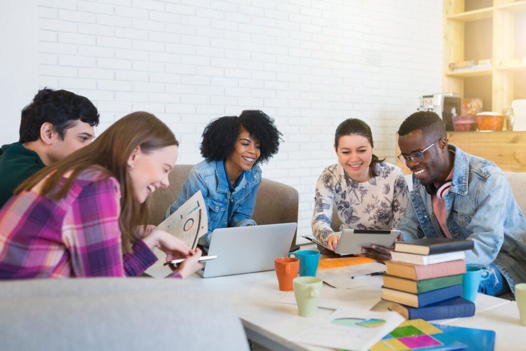 Social Norming Techniques | How to Motivate Staff