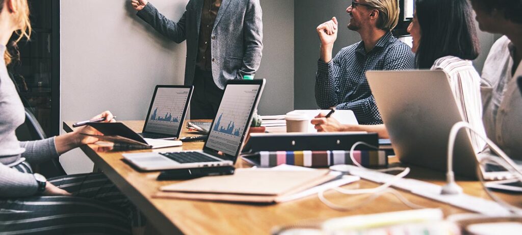 Top 10 account manager KPIs for business development and growth | Spinify